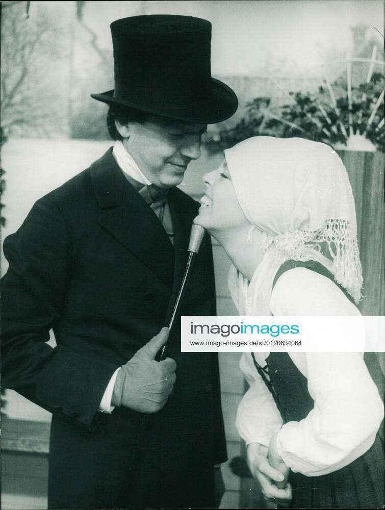 De verflixte Strump Die Abbildung zeigt eine Szene mit den ...