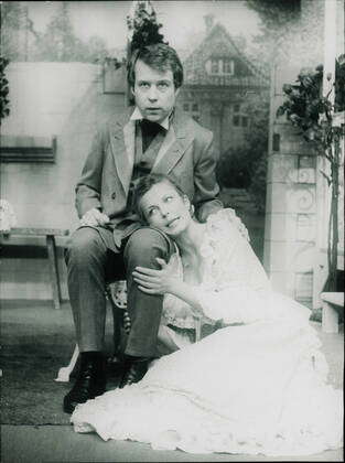 De verflixte Strump Die Abbildung zeigt eine Szene mit den ...