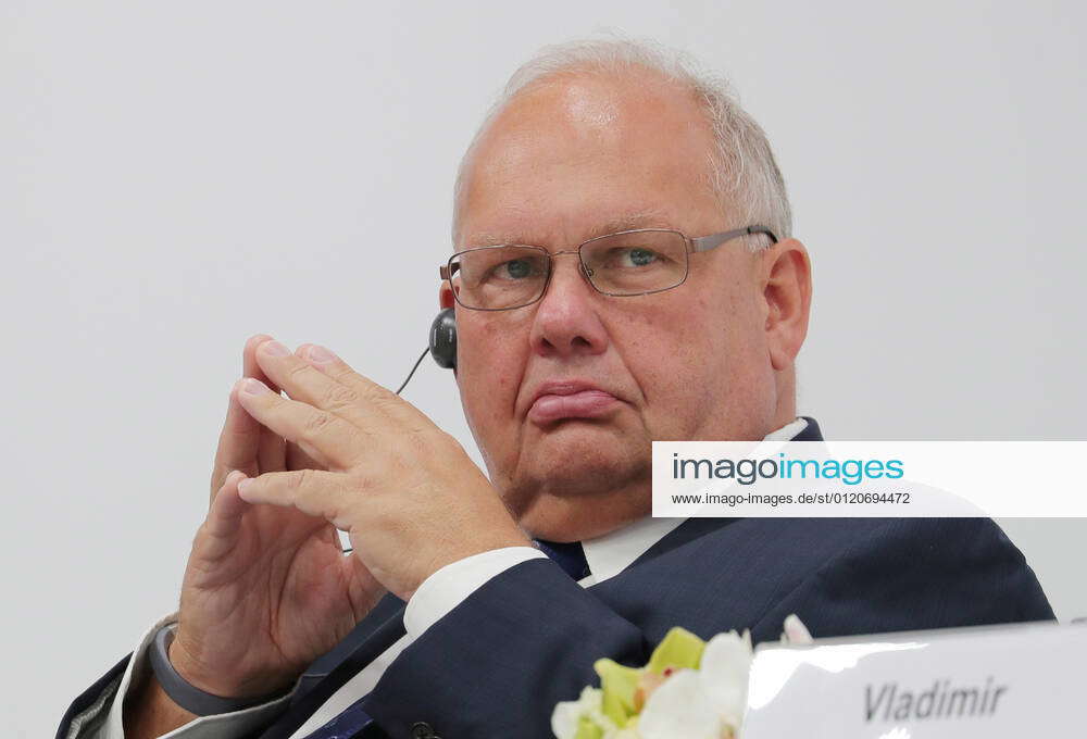 ST PETERSBURG, RUSSIA – JUNE 4, 2021: EY Global Vice Chair Jay Nibbe at ...