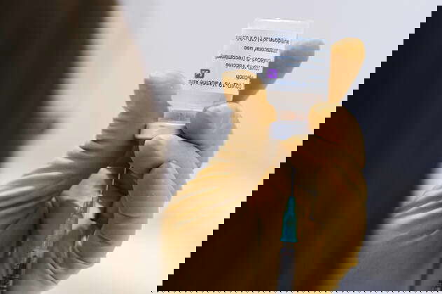 Italy: hub vaccination maddaloni The first day of vaccinations with ...