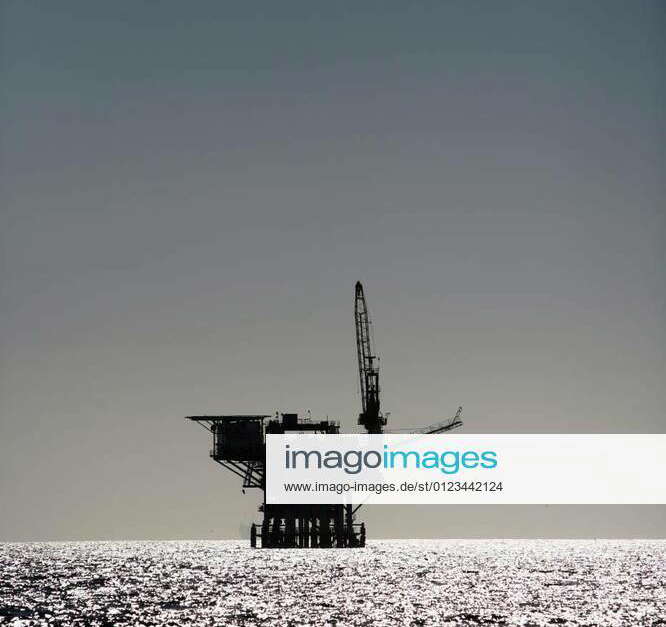 drilling rig, 30.09.2008 08:23:49, Copyright: xETfotox Panthermedia01513535