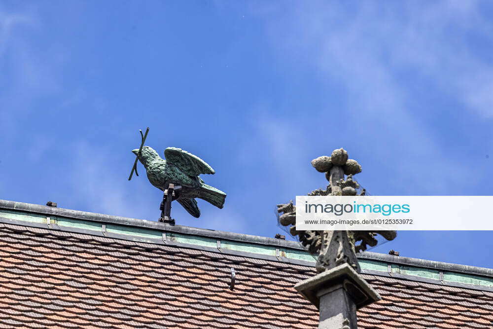 The sparrow on the roof of Ulm Cathedral is a symbol of the city of Ulm ...