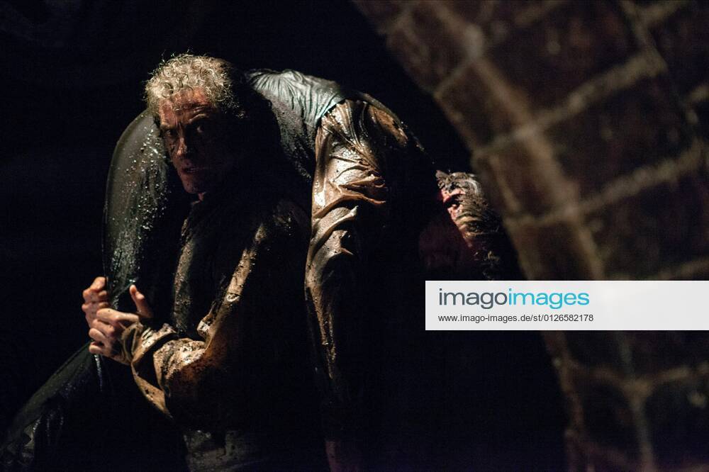 Hugh Jackman & Eddie Redmayne Characters: Jean Valjean, Marius Film ...