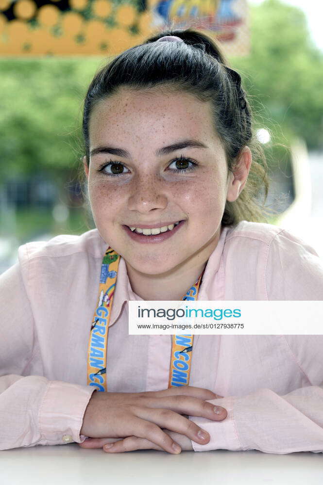 Lilly Aspell's Instagram, Twitter & Facebook on IDCrawl