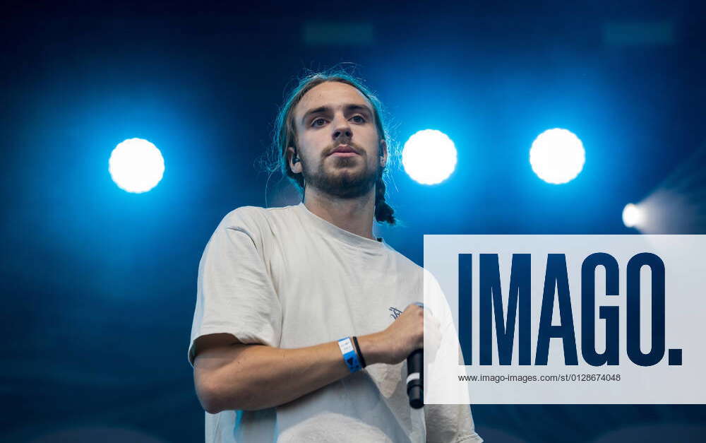 The rapper Zachi of the Rapcrew 01099 from Dresden among other things ...