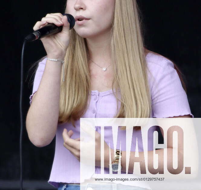 Lisa Marie Ramm live at the anniversary festival 750 years Bramfeld at ...