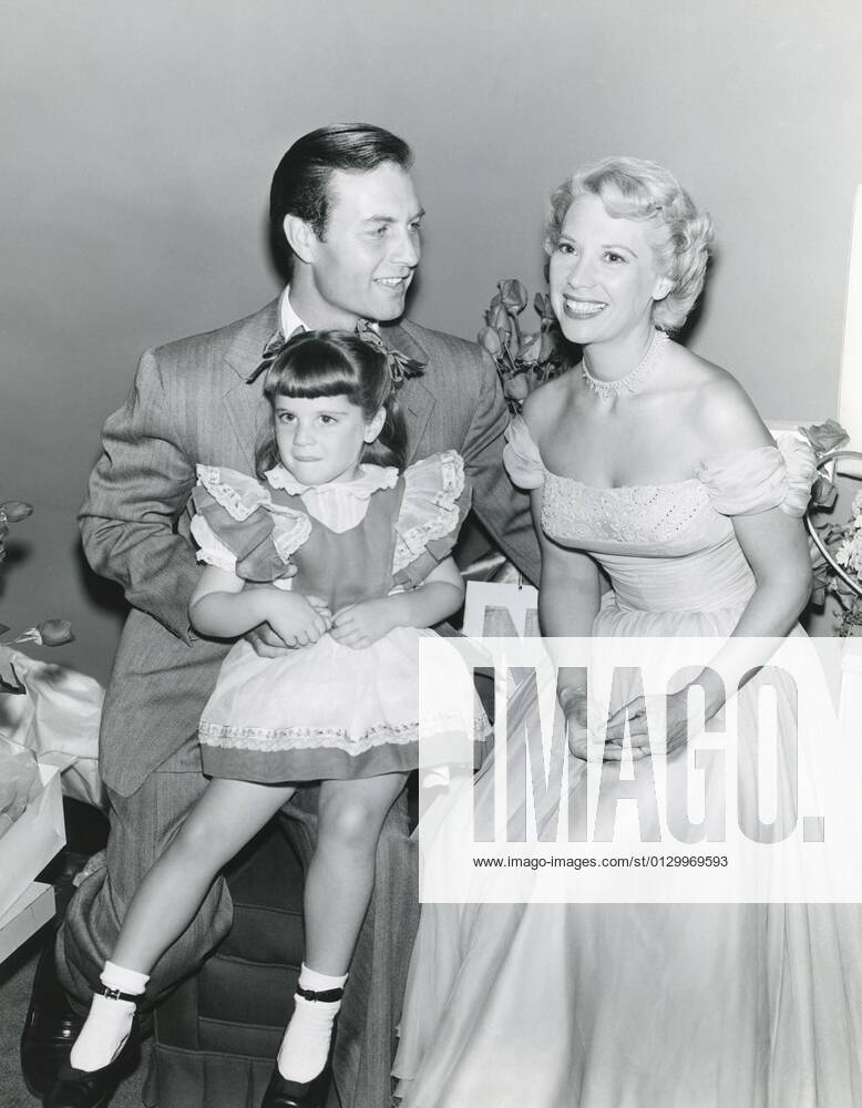 From left: George Montgomery, daughter Melissa Montgomery, wife Dinah ...