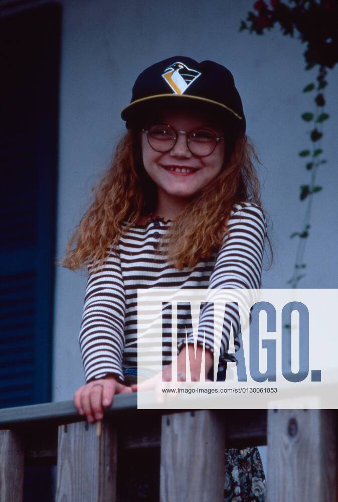 SUDDEN DEATH, Whittni Wright, 1995. ph. Eric Liebowitz ? Universal ...