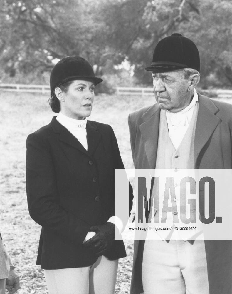 MURDER, SHE WROTE, from left, Lynn Redgrave, Forrest Tucker, It s a Dog ...