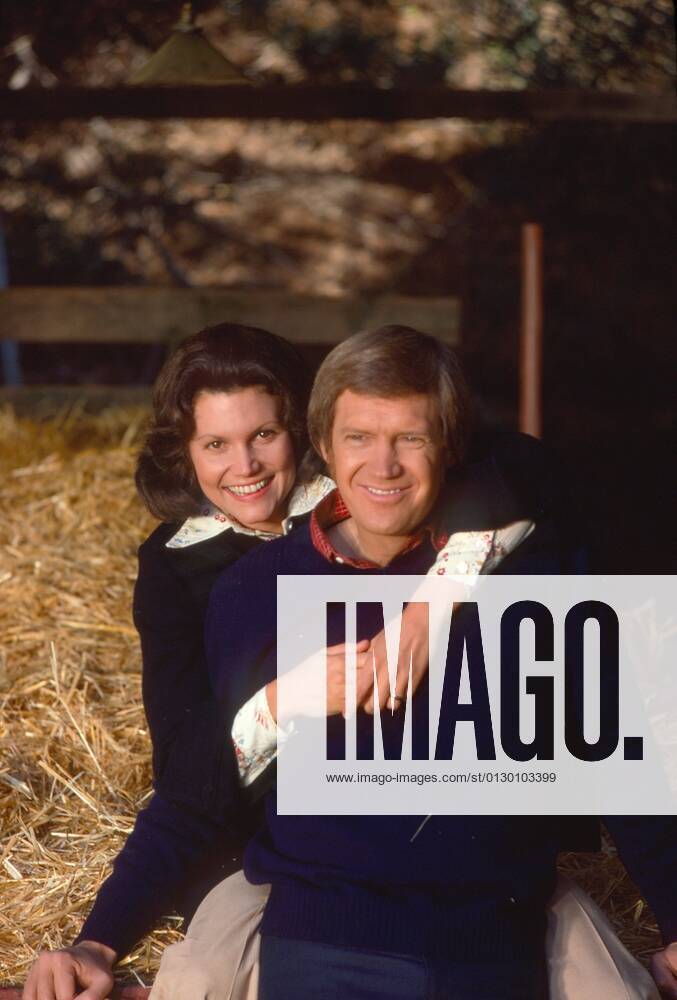 APPLE S WAY, from left: Lee McCain, Ronny Cox, 1974. photo: Ivan Nagy ...