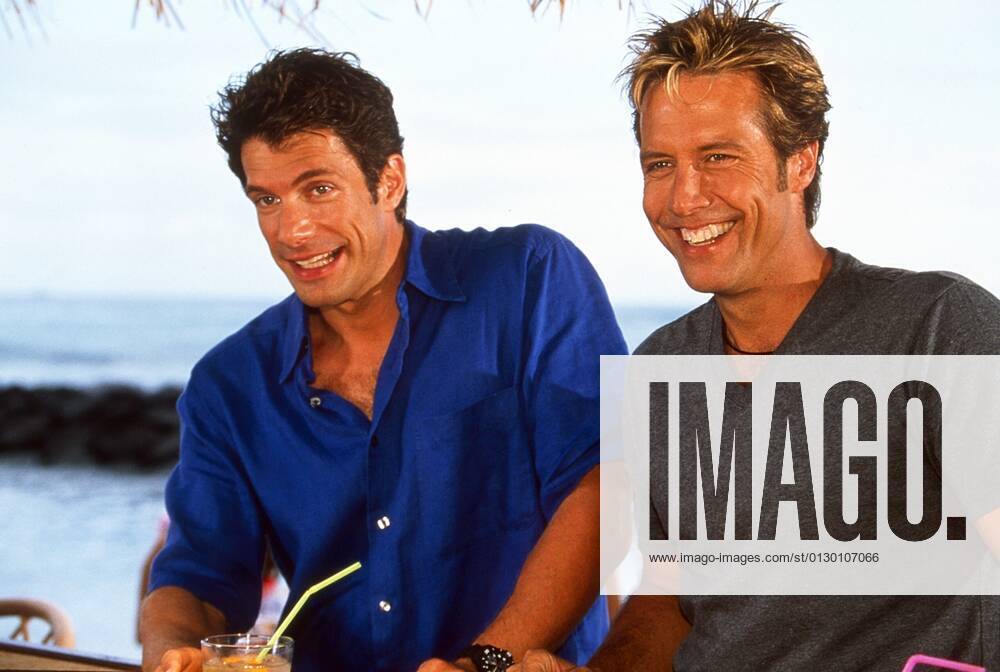 BAYWATCH, from left: Jason Brooks, Charlie Brumbly, . ph: Mario Perez ...