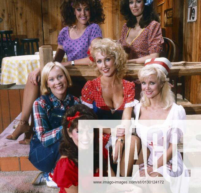 HEE HAW, top, from left: Jackie Waddell, Lisa Todd, center, from left ...