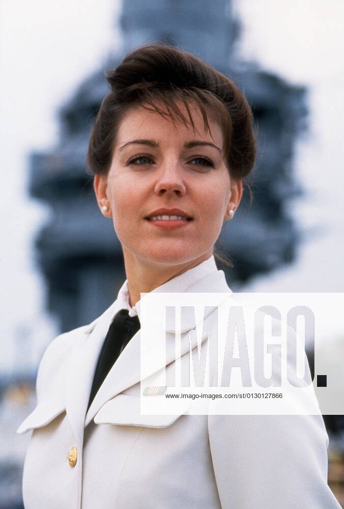 JAG, Andrea Parker, 1995-2005. ?Paramount Television Courtesy: Everett ...