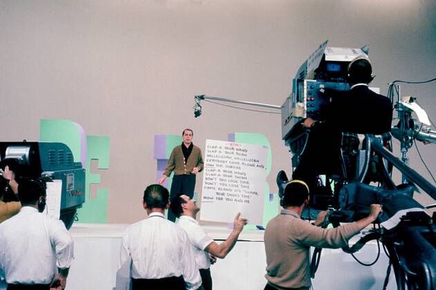 THE PERRY COMO SHOW, Perry Como, 1948-67. photo: Curt Gunther TV Guide ...