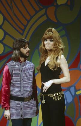 ROWAN AND MARTIN S LAUGH-IN, from left: Ringo Starr, Chelsea Brown ...