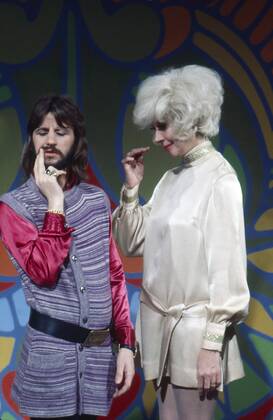 ROWAN AND MARTIN S LAUGH-IN, from left: Ringo Starr, Chelsea Brown ...