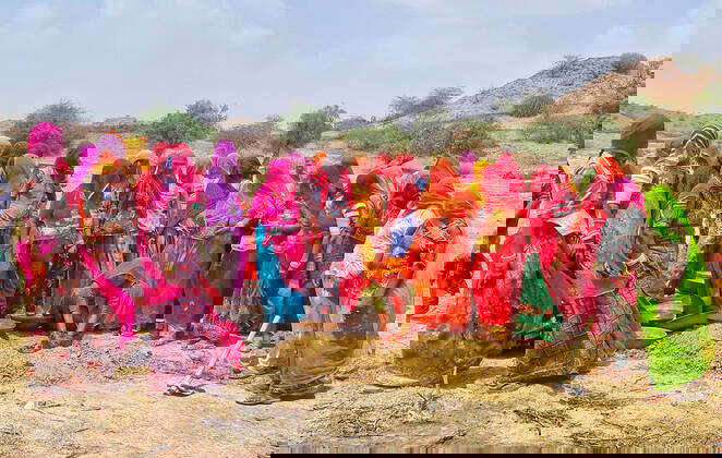 Khejarli massacre day in Rajasthan Women plant a tree on Khejdli ...