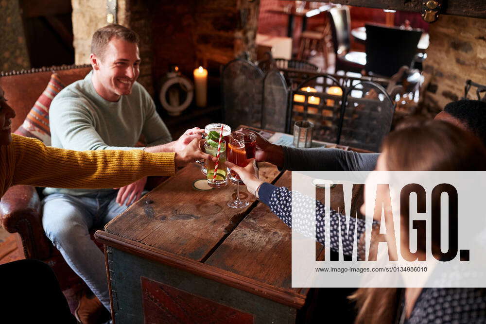 friends, toast, bar, friend, toasts, bars mmq-zhv, model released