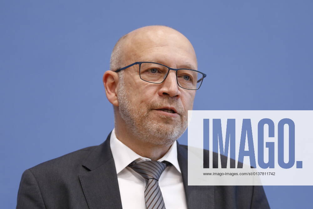 Andreas Kuhlmann, Chairman of the Management Board, German Energy ...