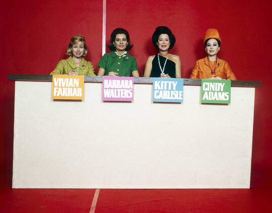 Vivian Farrar, Barbara Walters, Kitty Carlisle, Cindy Adams, 1968. TV ...