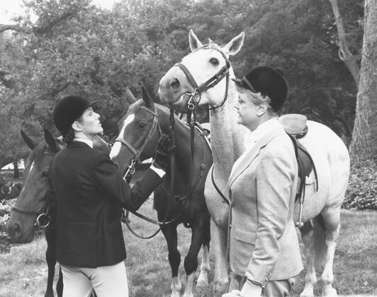 MURDER, SHE WROTE, from left, Lynn Redgrave, Forrest Tucker, It s a Dog s Life, (Season 1, ep