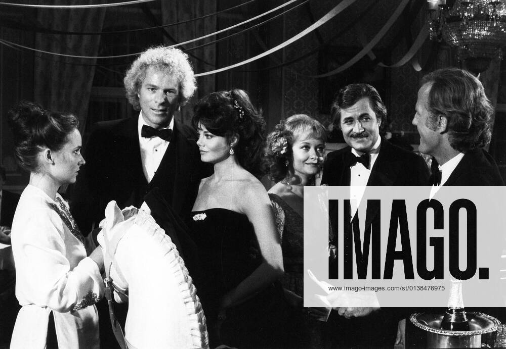 SEARCH FOR TOMORROW, from left: Susan Monts, Rod Arrants, Sherry Mathis ...