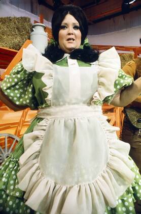 HEE HAW, Lulu Roman, 1969-1997. ph: TV Guide ? CBS Courtesy Everett ...