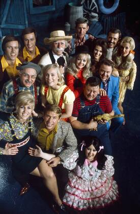 HEE HAW, top, from left: Jim Hager, Jon Hager, Gordie Tapp, Stringbean ...