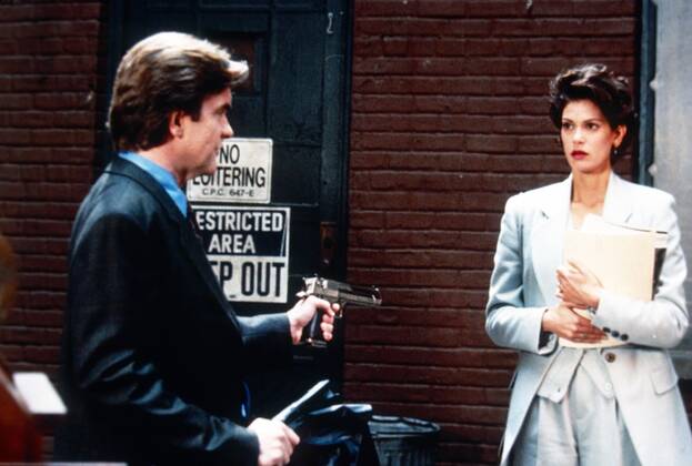 LOIS & CLARK: THE NEW ADVENTURES OF SUPERMAN, Teri Hatcher as Lois Lane ...