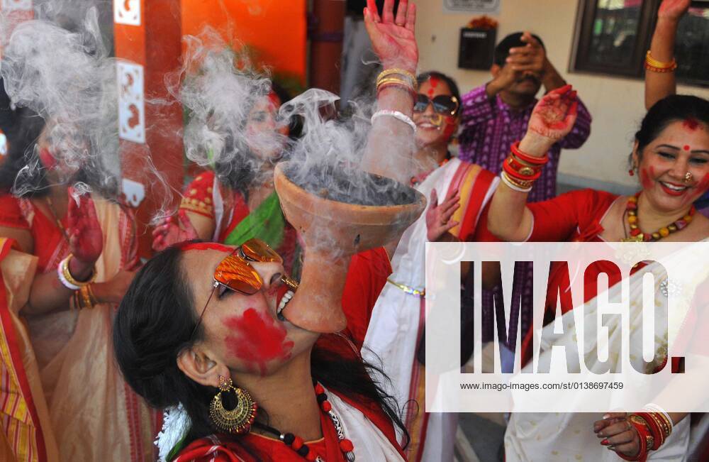 CHANDIGARH, INDIA OCTOBER 15: Sindoor Daan on Vijayadashami during ...