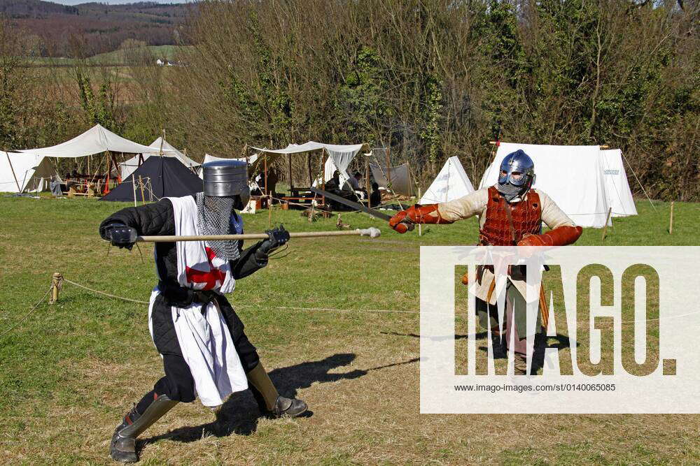 Show fight, knight tournament, medieval Easter market, Ronneburg, Hesse ...