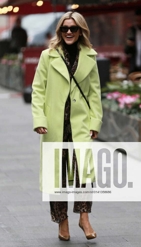 November 8, 2021, London, England, United Kingdom: Singer, dancer and ...