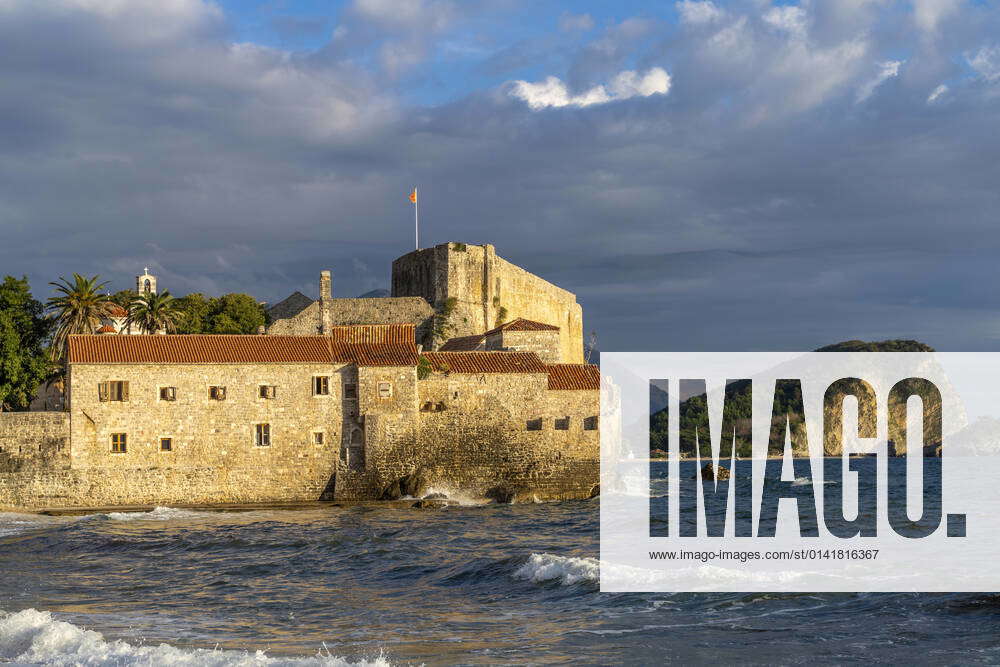 Budva Castle Budva Castle and Sveti Nikola island, Budva, Montenegro ...
