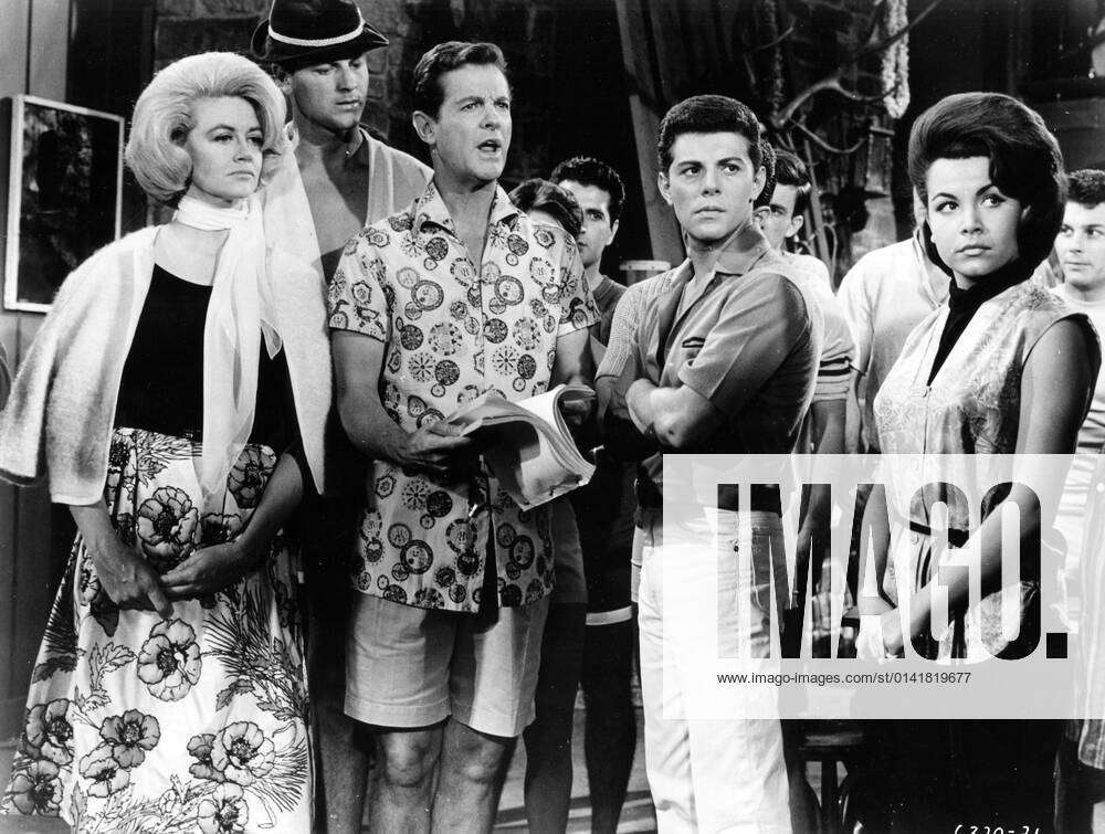 BEACH PARTY US 1963 BEACH PARTY US 1963 L-R DOROTHY MALONE, JODY MCRAE ...