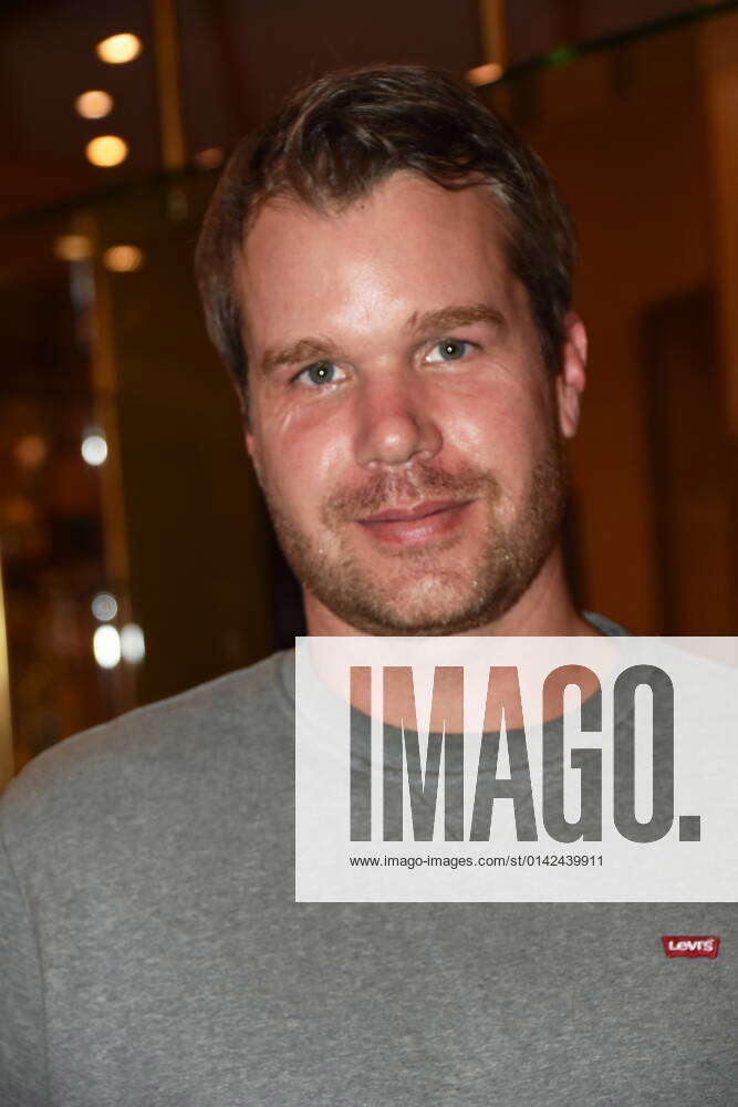 Florian Moser Producer Munich 20 11 21 Sendlinger Torplatz Filmtheater Germany Premiere LA LISTE