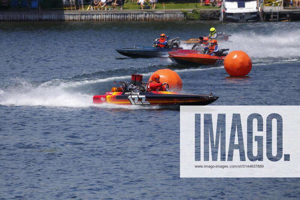 Hydroplane races on the Saint Lawrence River, Valleyfield, Province of ...