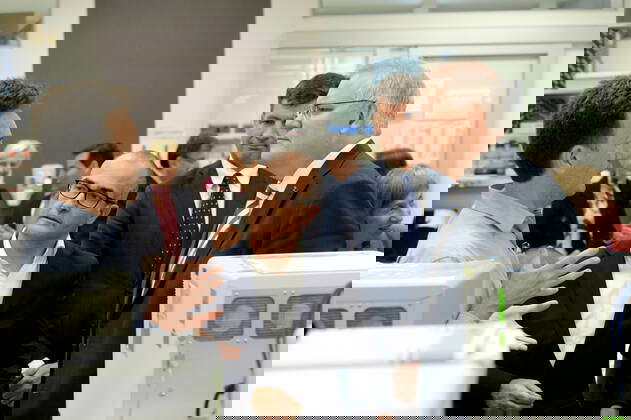 SCOTT MORRISON MODERNA PRESSER, Head of the Virus Identification Lab Dr ...