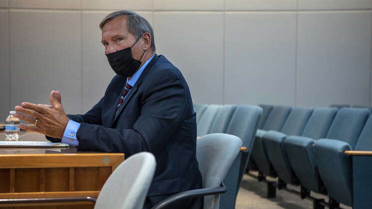 USA: Former Albuquerque Police Chief Michael Geier speaks to the Senate ...
