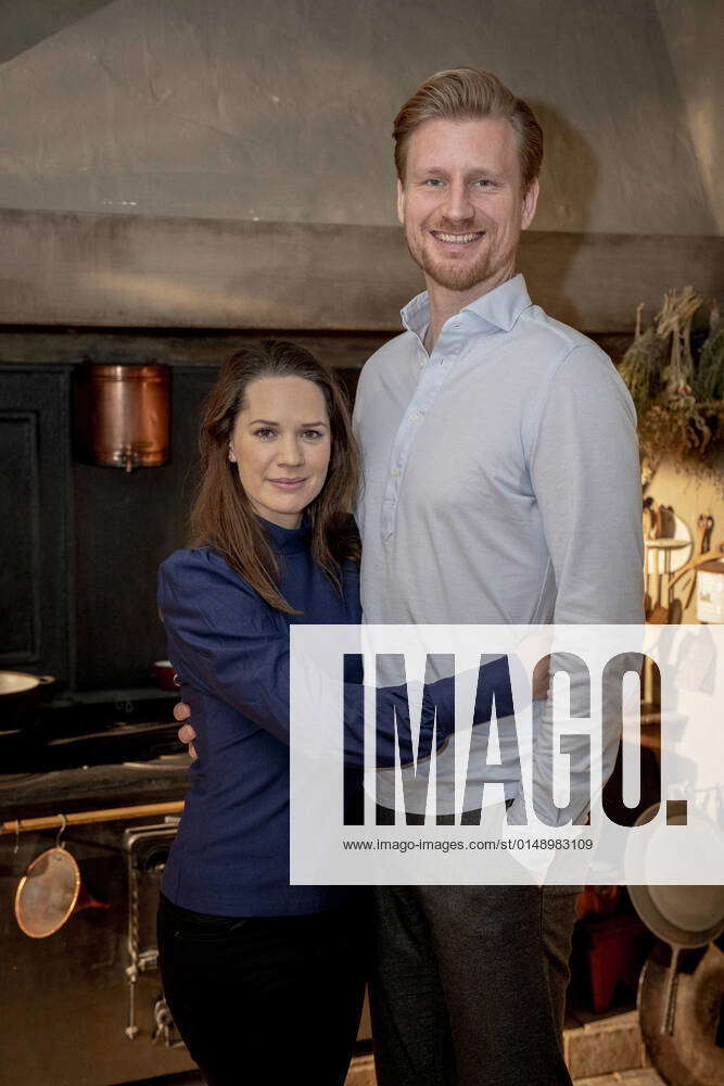 Amalie Dollerup and Andreas Jebro, when TV 2 holds a press conference ...