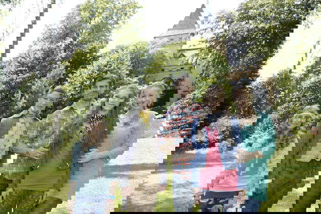 ELIZ Tabea Thrun Acar Luca John Hallervorden Spirit Melchior Steffen ...