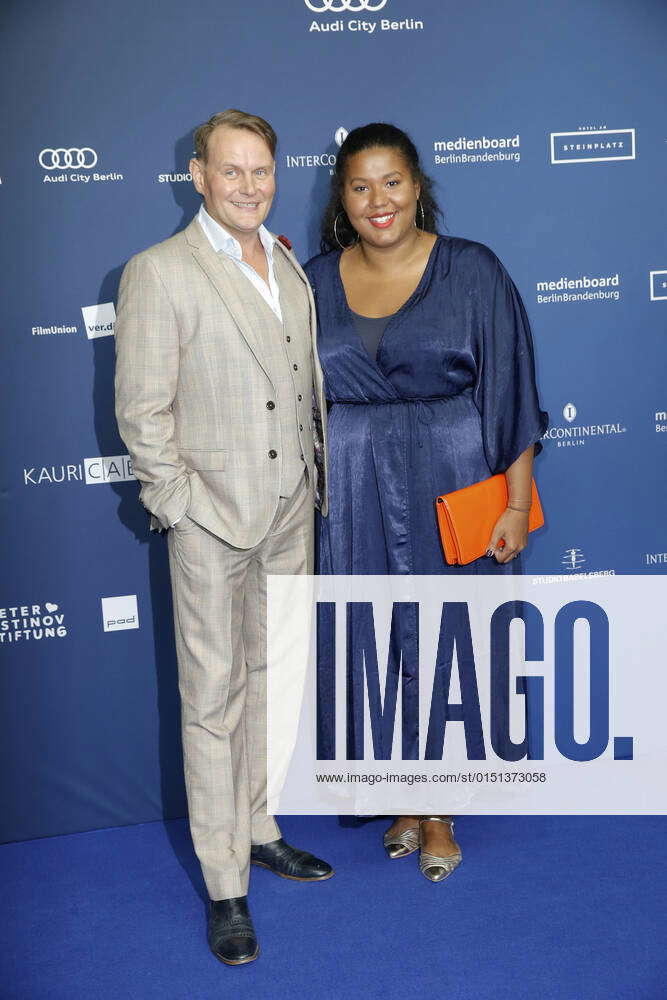 Devid Striesow mit Freundin Ines Ganzberger Verleihung Deutscher ...