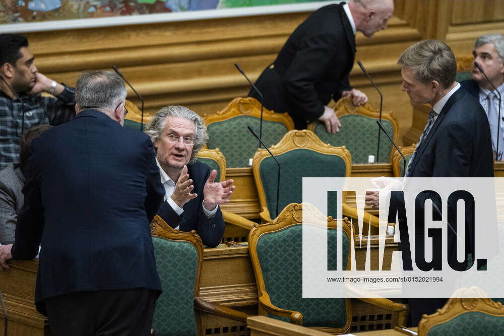 Henrik Dahl LA, Claus Hjort Frederiksen V and Kristian Thulesen Dahl DF ...