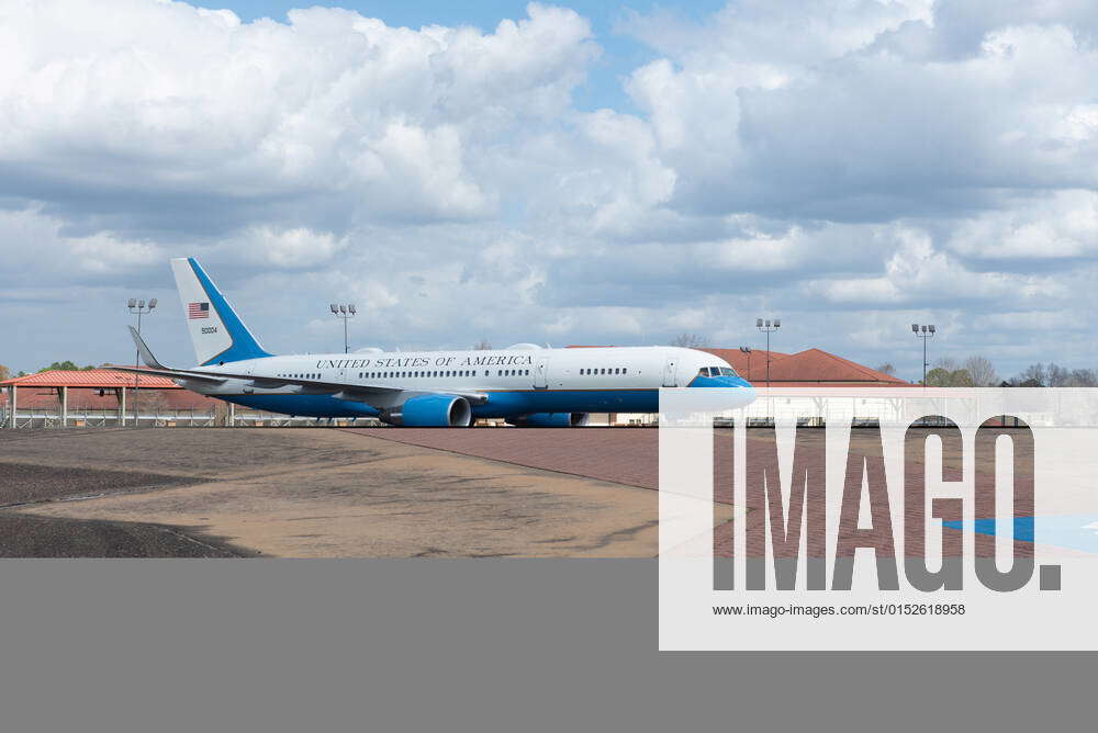 Montgomery, Alabama, USA: Air Force Two arrives at Maxwell AFB in ...