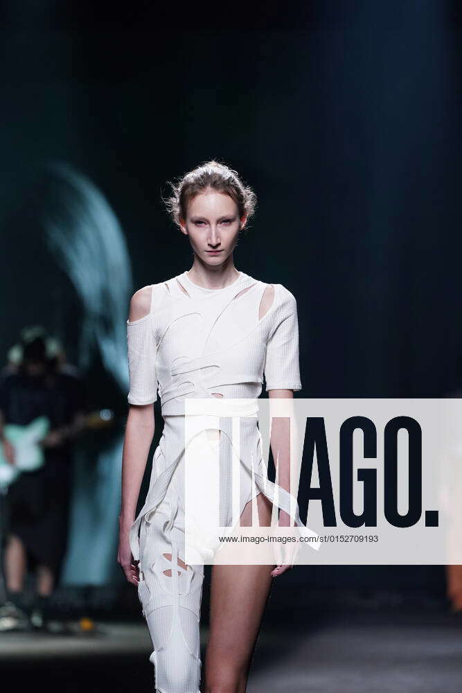 Otrura Catwalk Mercedes Benz Fashion Week Madrid March 2022 Model