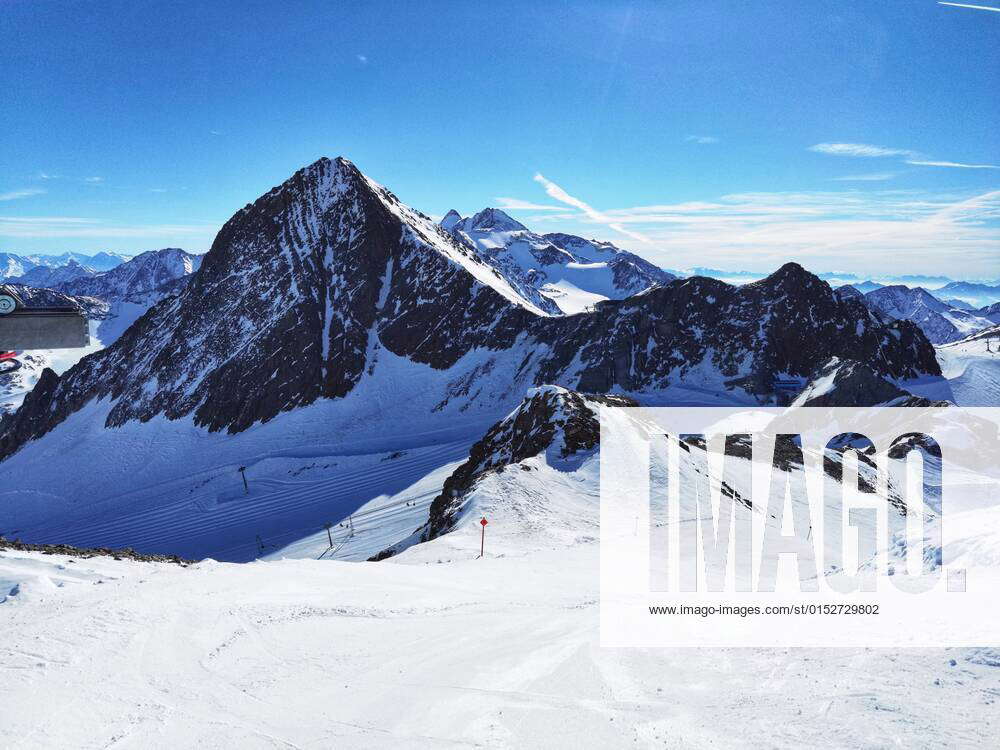 Neustift im Stubaital, Tirol, Austria: A view of the ski slopes at the ...