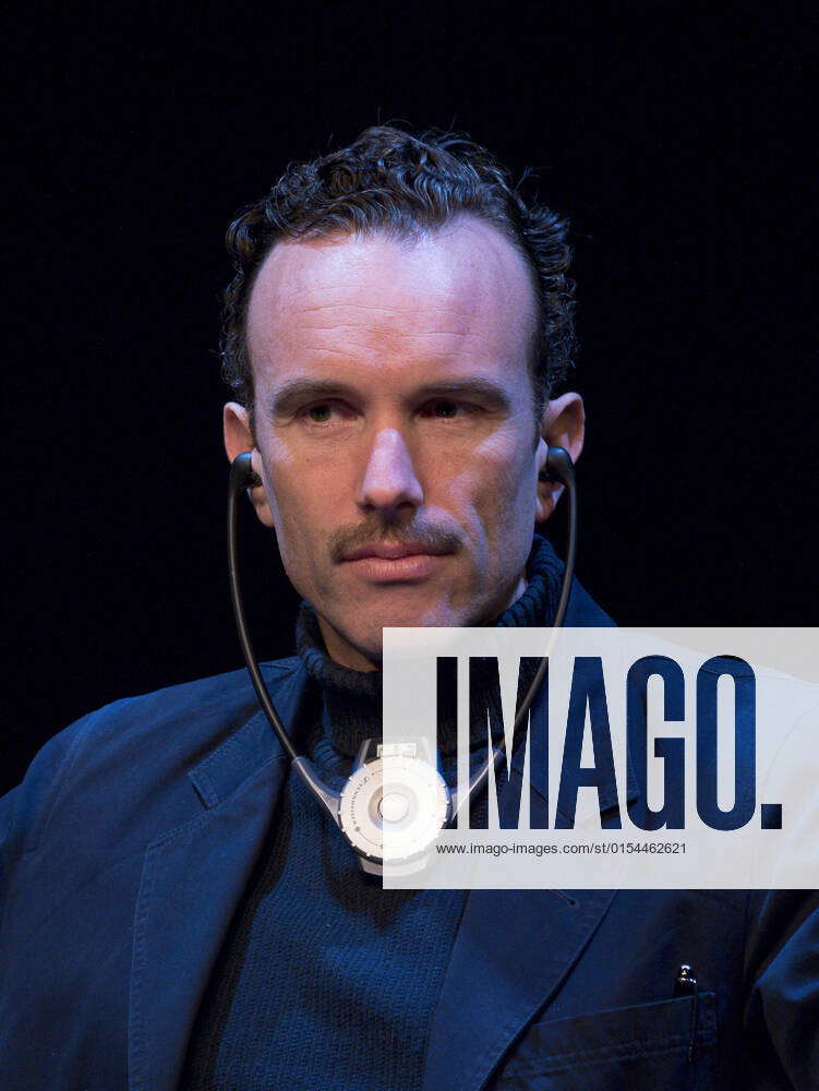 Les auteurs Elliot Ackerman et Craig Johnson en confÃ rence dans le ...