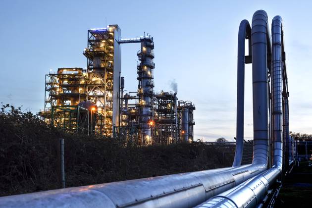 IMAGO Nature: Unsere Erde, Ressourcen, Erdöl Open-water burn of oil ...