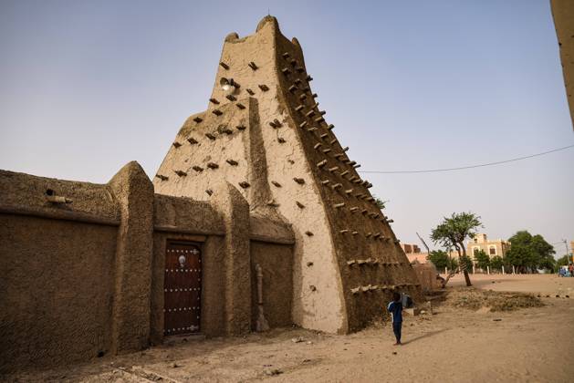 View of the minaret of the Sankore mosque in Timbuktu after the ...