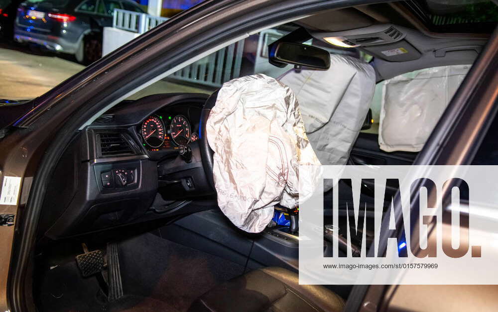 Driver Flees After Traffic Accident Drunk Car Driver Crashes Into