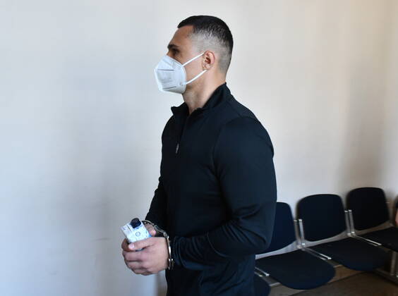 Azem Spahiu steht am Dienstag vor der Großen Wirtschaftsstrafkammer im ...